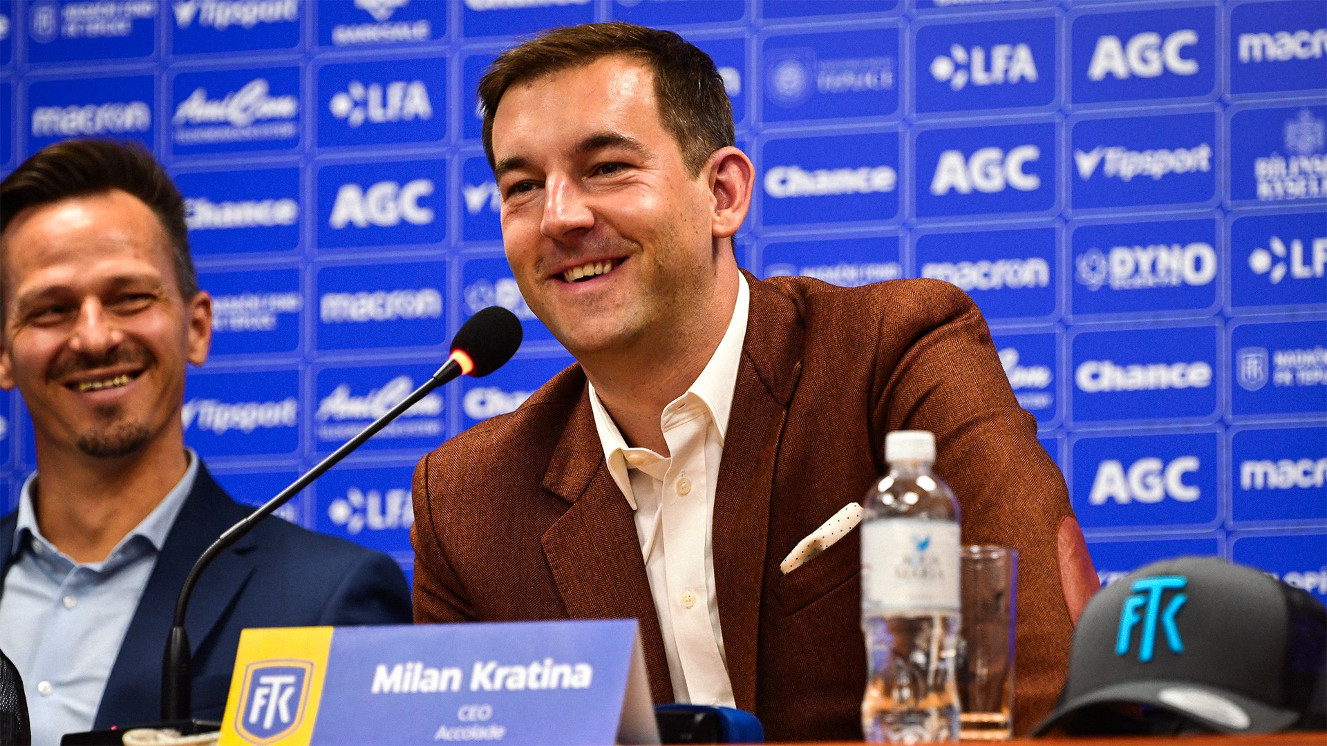 Milan Kratina, Pavel Šedlbauer a Rudolf Řepka mluvili s médii na ...